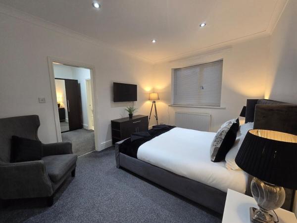 Large 4 Bed Stunning Apartment In A Great Location - Blackpool