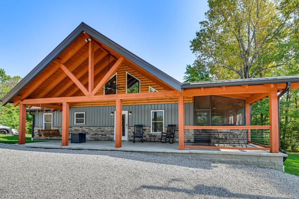 Mammoth Cave Retreat W/ Hot Tub & Game Loft - Mammoth Cave, KY