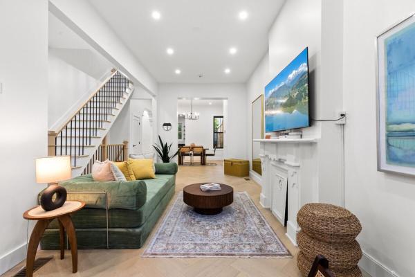 A Classic Townhome Next To Manhattan! - Elizabeth, NJ