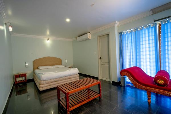 Hotel Sree Visakh Kovalam - Kovalam