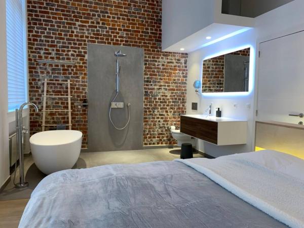 *Central* - Designer's Apartment - Etterbeek