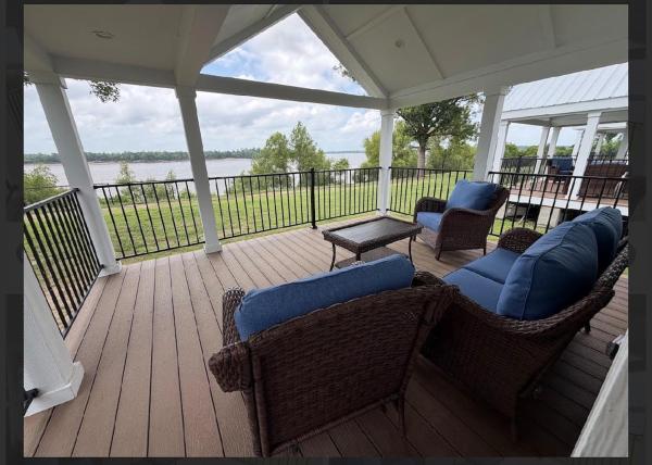 Towboat Terrace - Mississippi