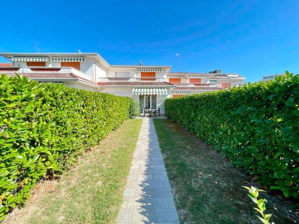 Cozy Villa With Private Garden-beahost - Caorle