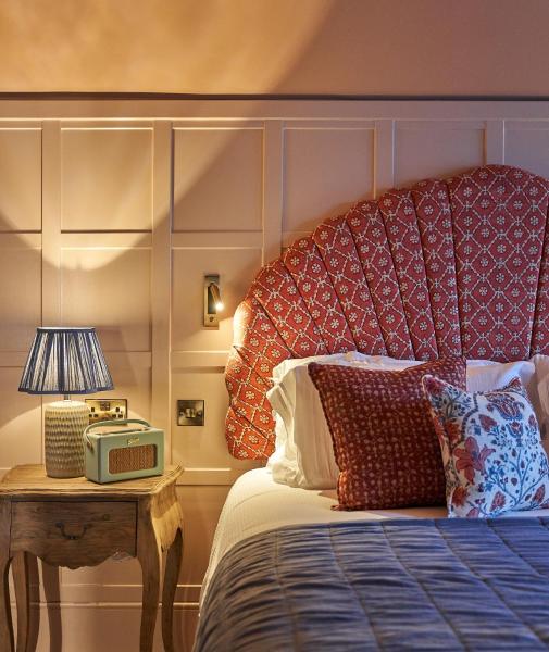 The Meadow Lark - A Heartwood Inn - Cambridge