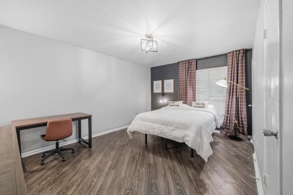 Chic 2br Apt In Houston - Bellaire, TX