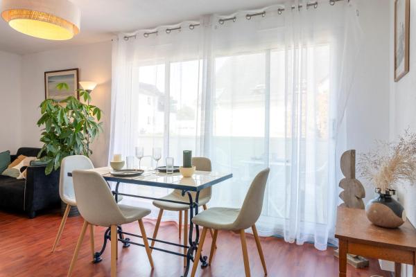 Joli T2 éQuipé, Balcon, Parking à Vannes - Vannes