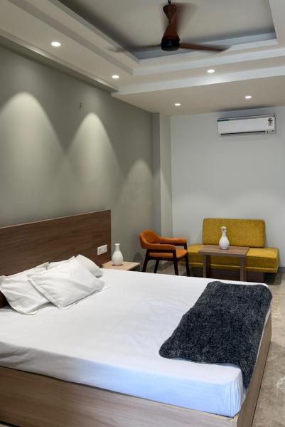 Chic 1bhk Stay Near Star Mall, Sector 30 Gurgaon - Haryana
