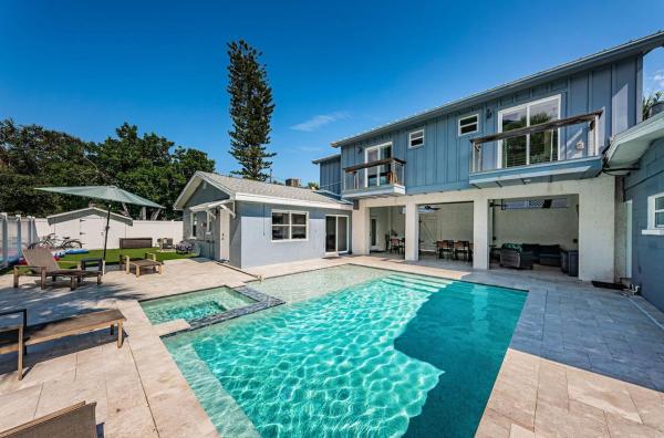 Ocean Breeze Duplex B - Indian Rocks Beach, FL