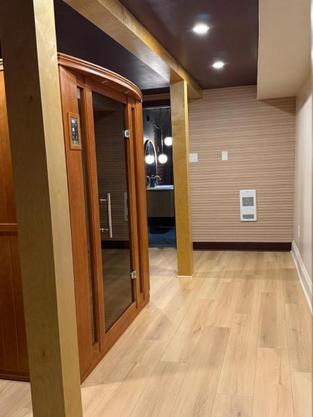 Sauna Suite On Princess - Full Basement Apartment With Private Entrance - Street Parking - 세인트존