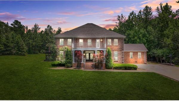 Washington Estate Poolside - Lake Margaret, Newnan