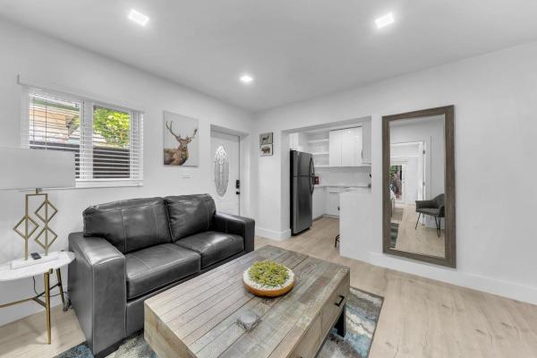 Little Mykon Cozy Duplex Near Miami Hotspots - Coral Gables, FL