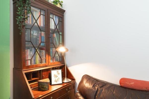 Stylish & Artistic 3-bedroom, Garden, London Home - Pass The Keys - Leyton