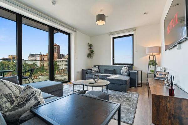 Wembley 3 Bed City Views 10 Sleeps Fixed Workspace - Barnet