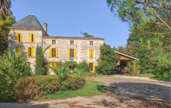 5 Bedroom Gorgeous Home In Sainte-marthe - Marmande