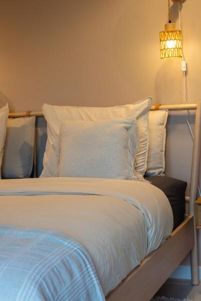Mera Luxe Wellness B&b, Ibiza-bohemian Style Suites, Adults Only, Optioneel Prive Outdoor Wellness, Massage, Vuurkorf, Gratis Fles Wijn Of Bubbels - Venray