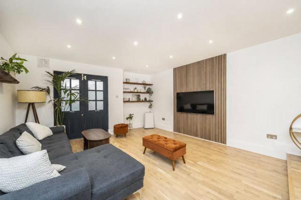 Luxury 2 Bed Maisonette In Spitalfields Zone 1 - Pass The Keys - Leyton