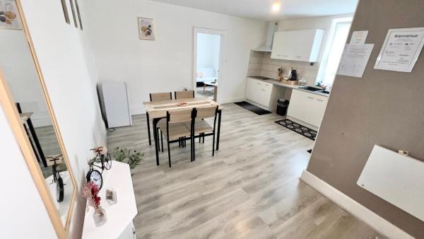 Appartement Au 1 éTage Côté Rue - Charmes