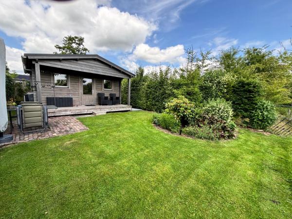 Chalet In Het Groen Met Airco - Friesland