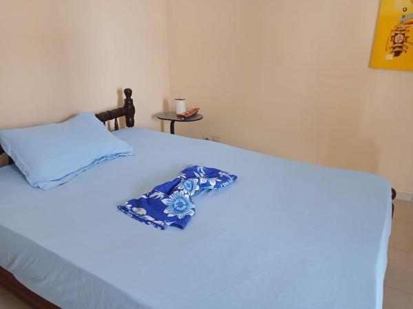 Chambre Calme Avec Clim Et Wifi Sur Dakar - Sénégal