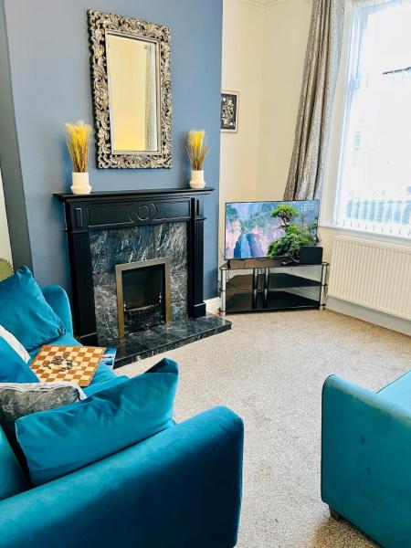 For A Lovely Stay In Preston Sleeps 7 With Parking - Preston