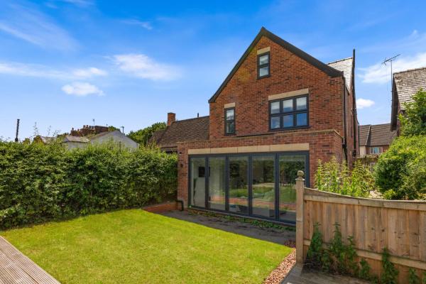 Spacious New 4br Home For Families & Groups - Knutsford