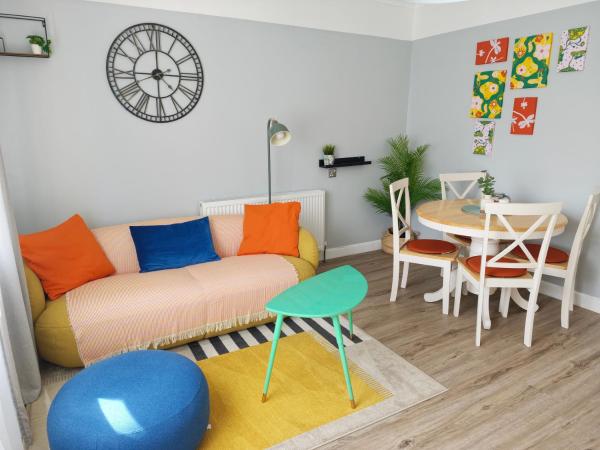 Funky Cow-stylish Flat Near Glasgow Airport - Paisley