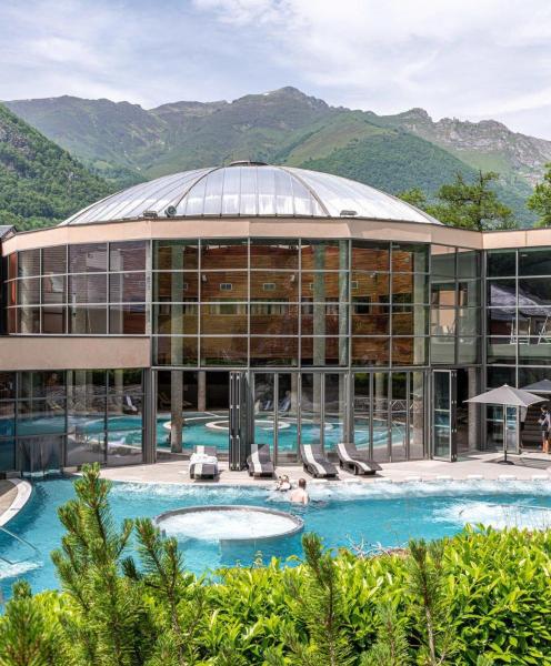 Hyper Center Studio Fonctionnel Avec Un Accès Aux Bains Du Rocher Gratuit Pour Une Personne Par Jour 2 Heures Par Jour - Cauterets
