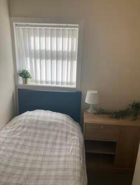 1 Single Private Room - Oldham