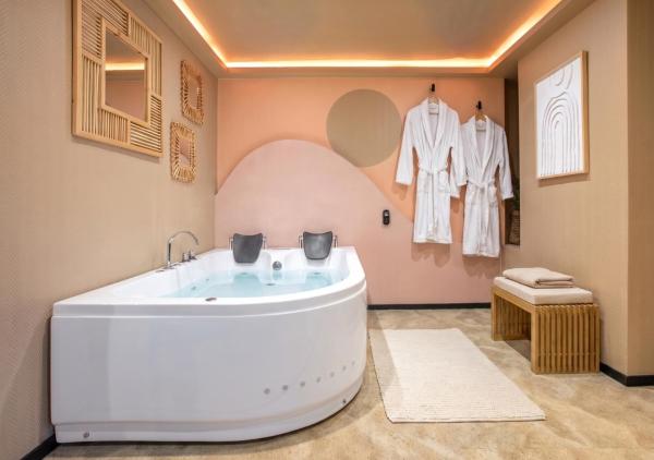 ÉDen Doré - Suite Jacuzzi Privatif & Parking - Mulhouse
