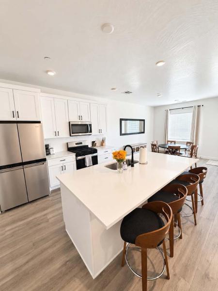Long Valley Family Stay - Sleeps 14 - St. George