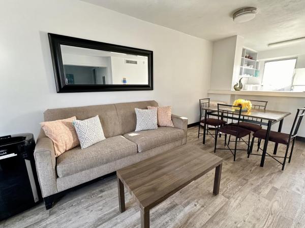 Free Parking!! 2 Bedroom Vacation Rental - Kailua, HI