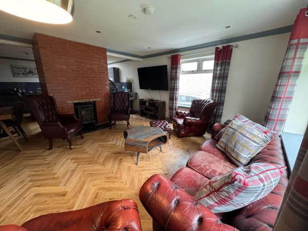 Luxury 6 Bedroom Cottage In Portree Bg - Skye