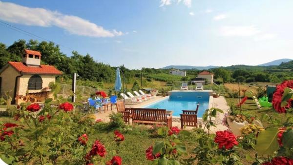 Family Friendly House With A Swimming Pool Sinj, Zagora - 27967 - Sinj