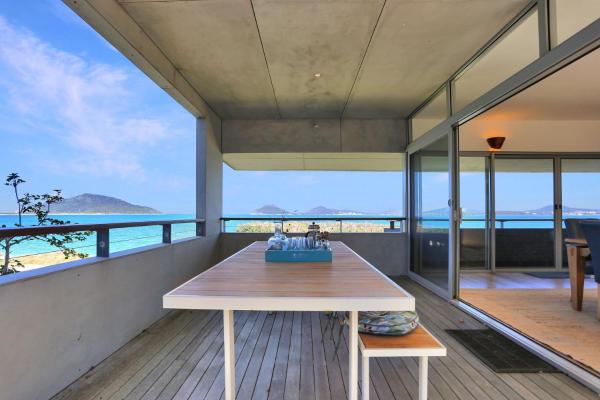 Architectural Design On The Beach - Hawks Nest