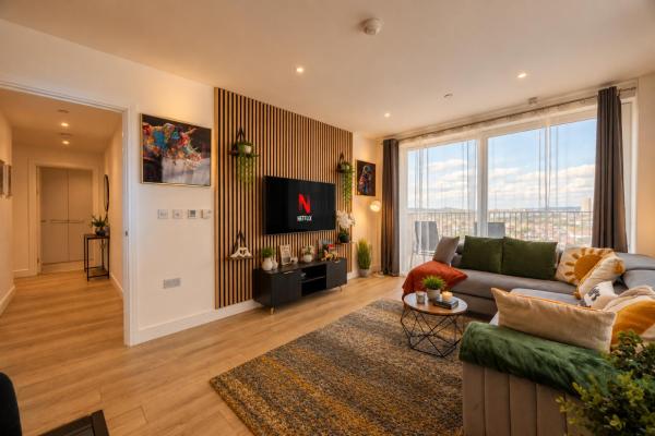 Wembley Cozy Cloud Waterfront Retreat With Free Parking Near Wembley Stadium - London