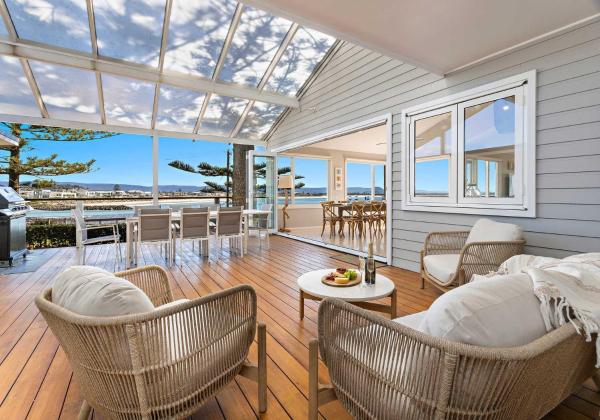 The Headland House - Ocean & Beach Views Sleeps 14 - Shellharbour