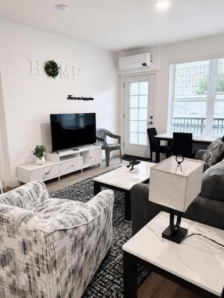 Stylish 1 Br Suite - Downtown - Convention Center) - Hot Springs, AR