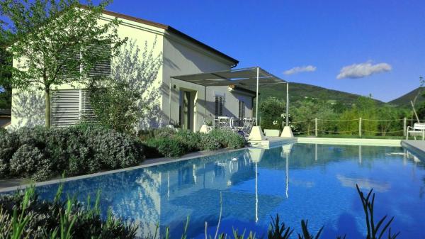 Hillside Villa With Swimming Pool And Jacuzzi Of The Marche - Fabriano