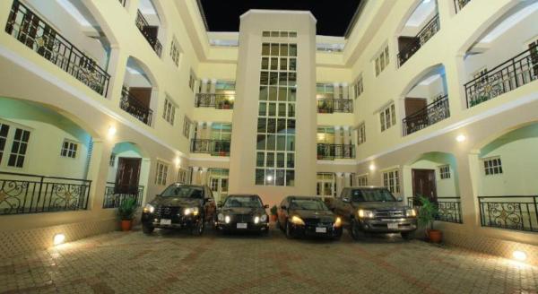 Apartment Royale Hotel - Guest Room - Near Kalakuta Museum - Lagos, Nigeria