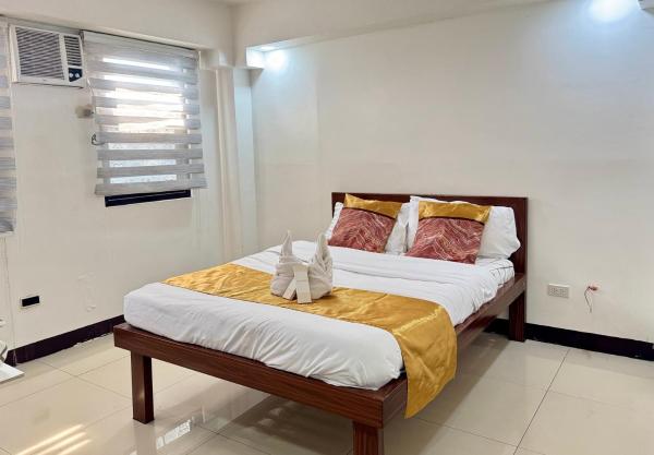Deby Hotel - Angono