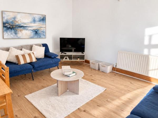 Elegant 2-bedroom Flat Near Dunfermline - Sleeps 6 - Kirkcaldy