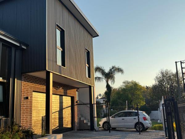 Bon Chretien - Modern With Huge Bathroom In Die Boord - Stellenbosch