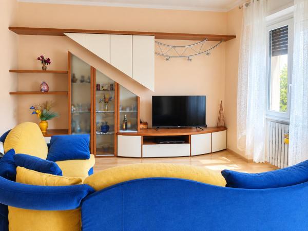 Sole & Luna Charming Colorful Home Arona - Borgomanero