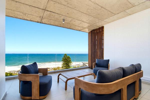 Burleigh 404 - Dolphin Coast
