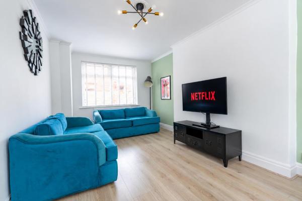 Fabulous House In Bury With Pool Table - Sleeps 6 - Bury