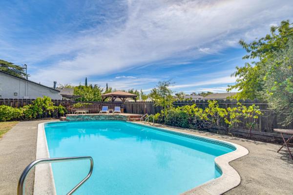 Orland Home W/ Pool! Near Park, Tennis & Dtwn - Orland, CA