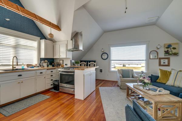 Ocean Views & Walk To Beach! No Cleaning Fees! - Pacific Beach, WA