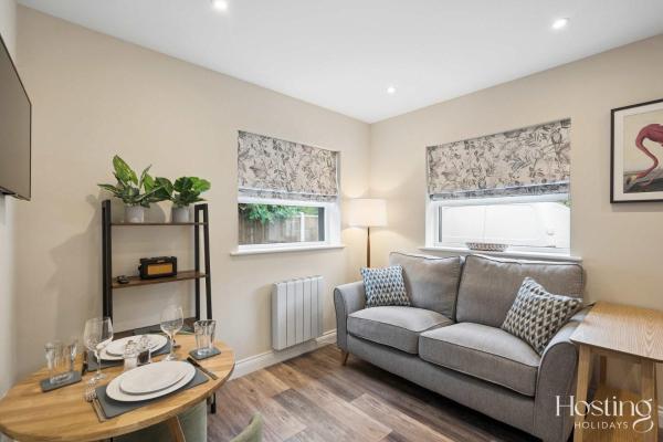 The Courtyard Apartments - Parsley - Henley-on-Thames