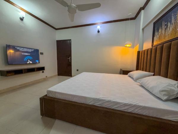 Executive Apartment - Main Shahrah-e-faisal - Karachi