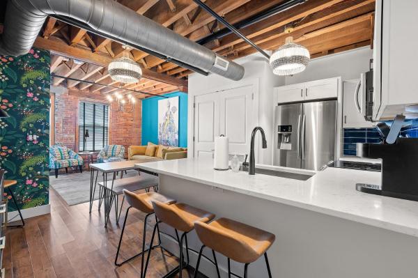 Loft For 4 In An 1865 Factory- Pool-near Vandy - Nashville, TN